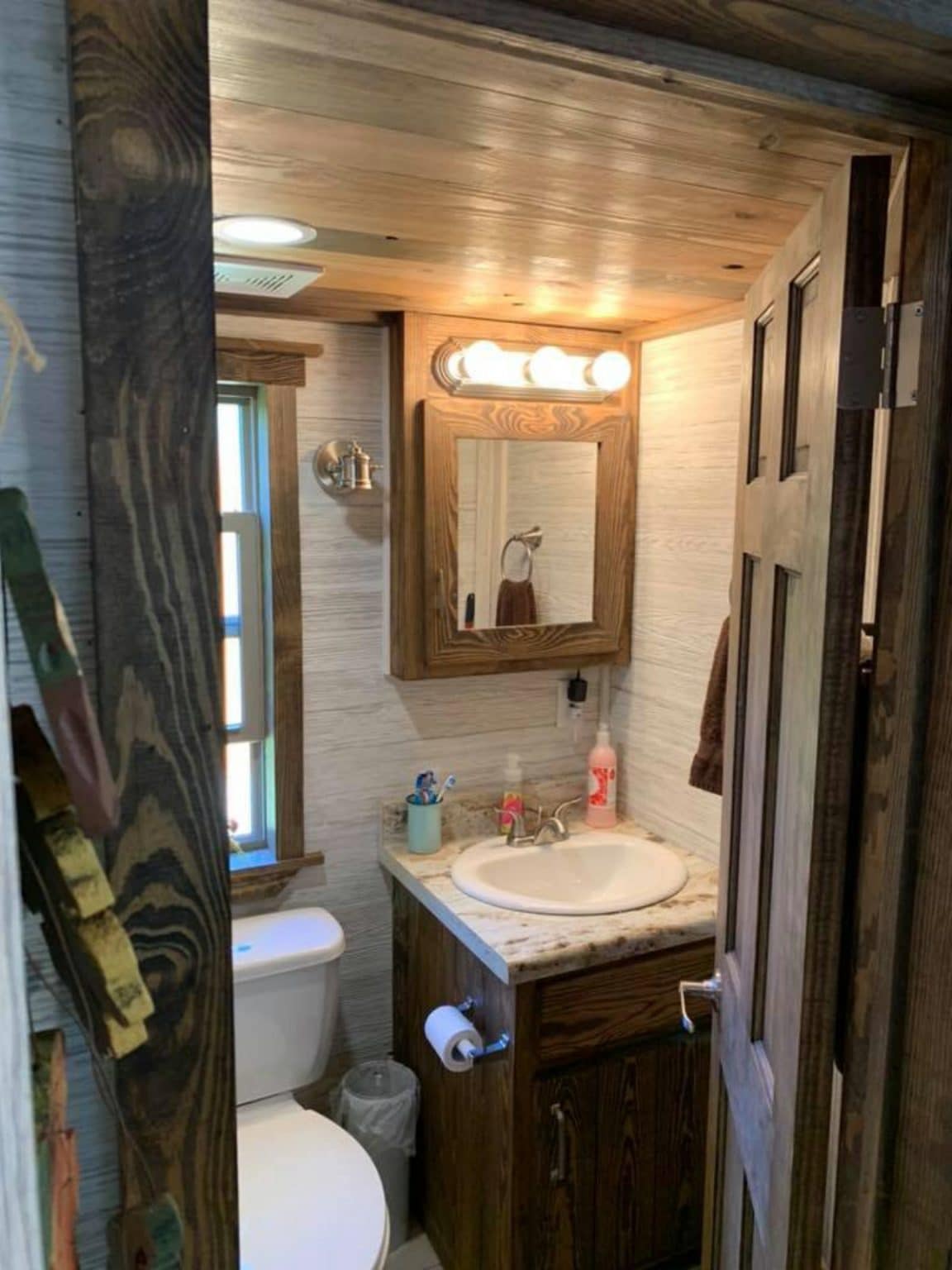 This Rustic Tiny Cabin is Beautifully Decorated by Its New Owners ...