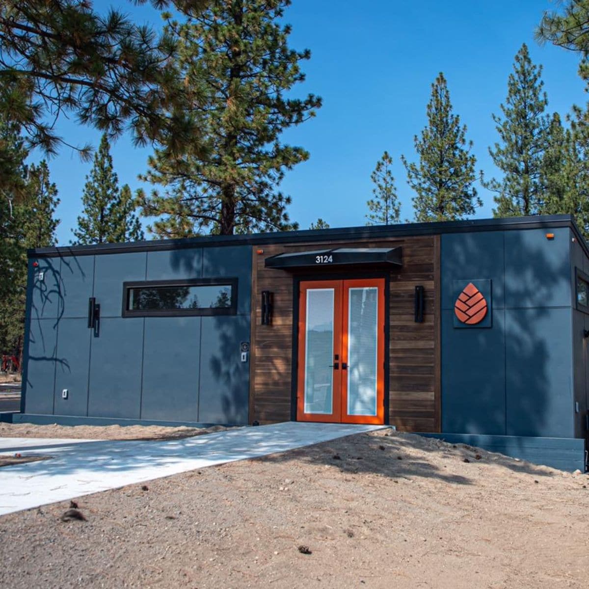 32' Latitude Studio Tiny Office or Home Gives You Tons of Choices