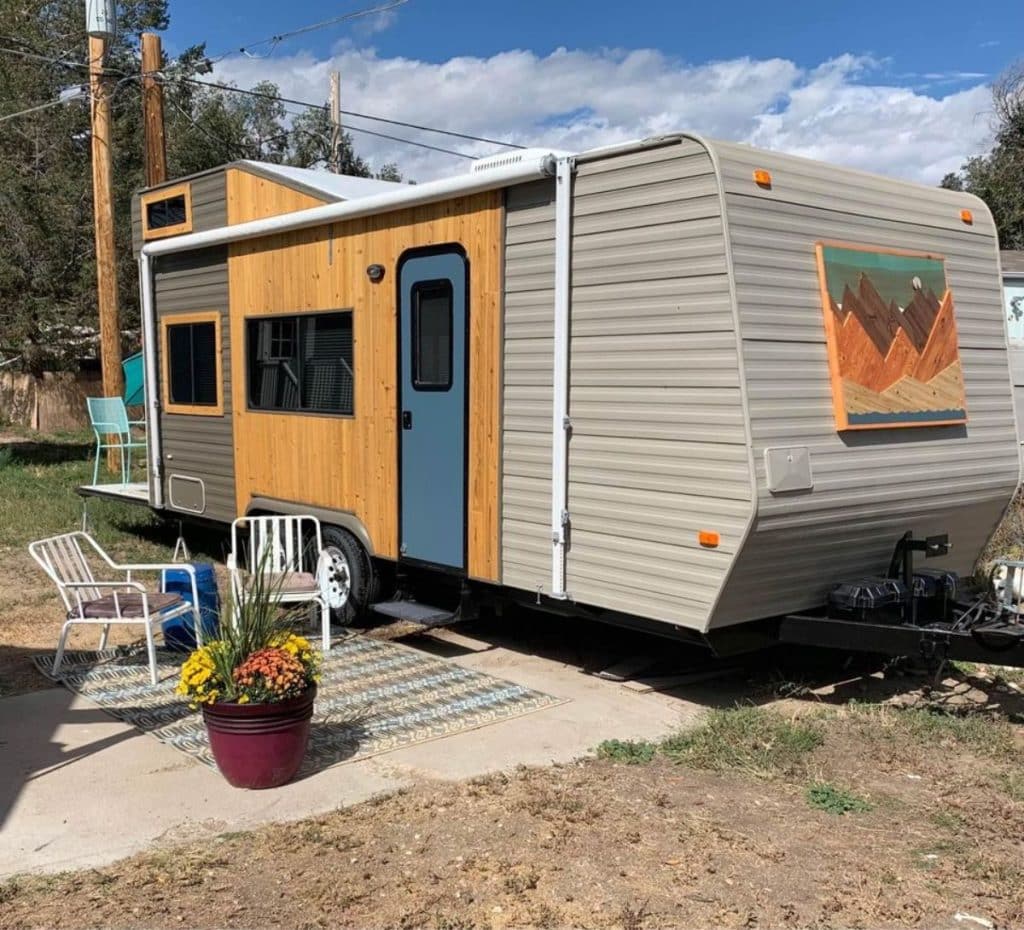 20' Compact Tiny House is Perfect For a Minimalist Lifestyle