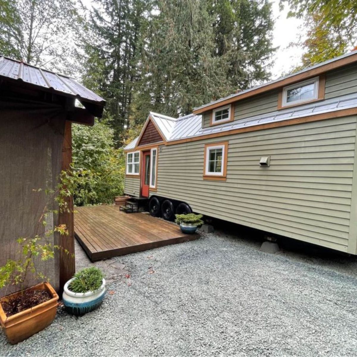 28' Tiny Home With Lot Has Lots Of Storage Space, Downstairs Bedroom ...