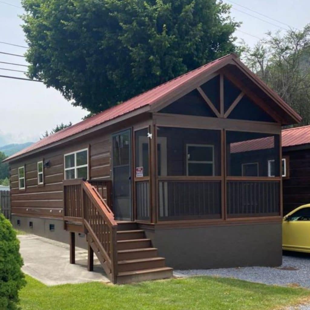 Tiny House Nation’s First Featured Home is a 172SF Tiny Paradise - Tiny ...